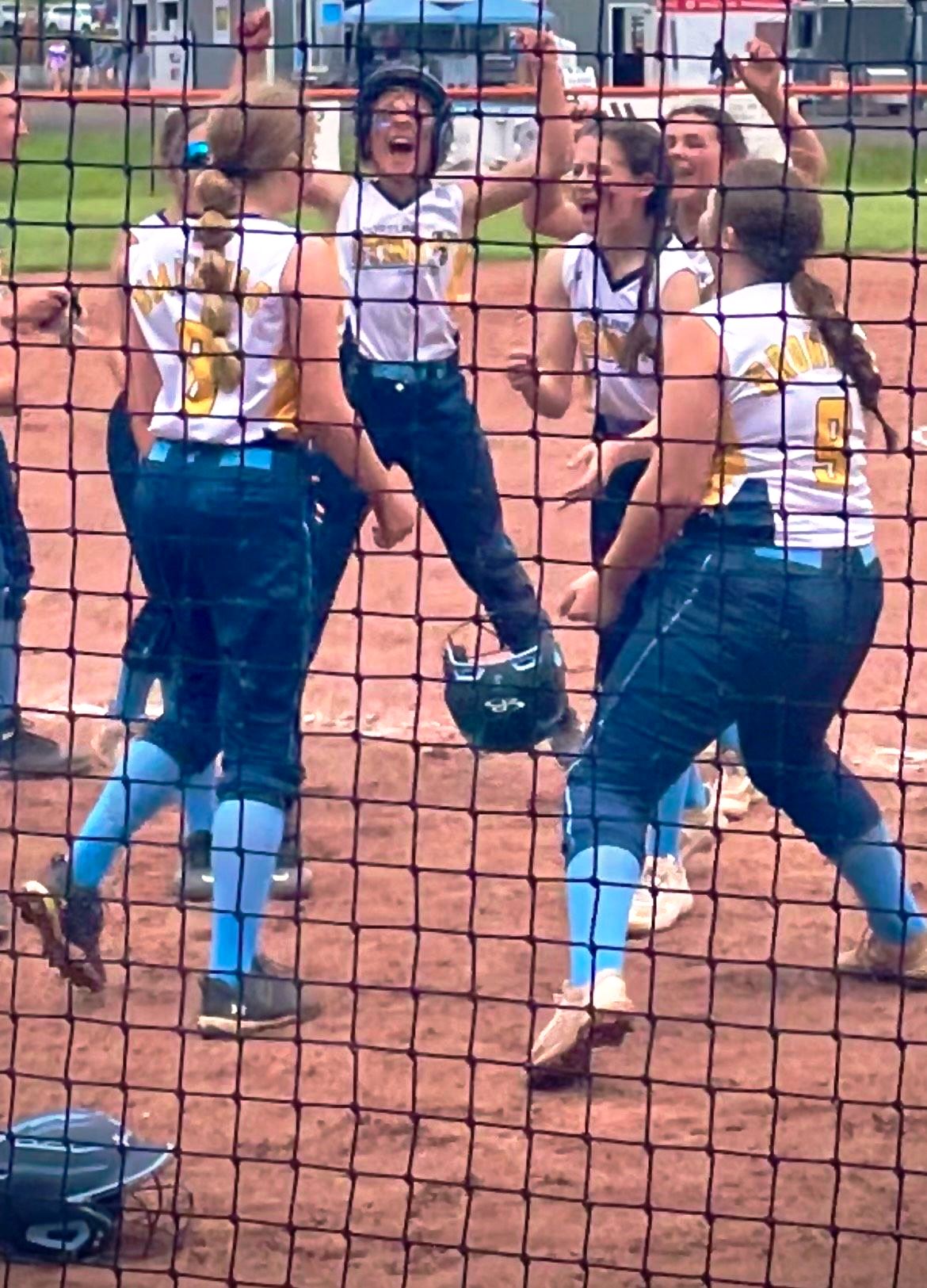 Welcome to Connecticut Shoreline Sting Girls Softball – Connecticut ...